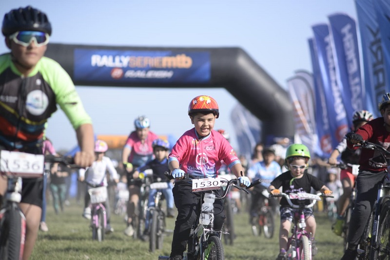 Se corrió la Tercera fecha del Rally Series en el Autódromo local ...