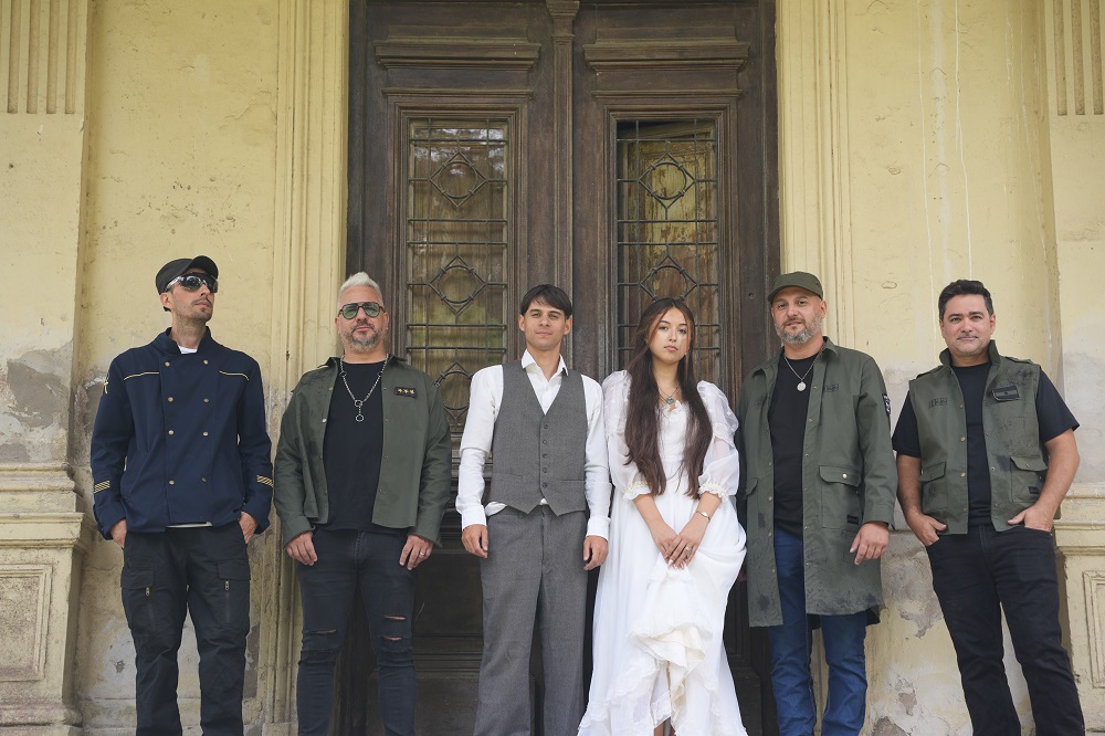 Coronel Brock presenta “Mil Años”, un videoclip con historia, drama y ...